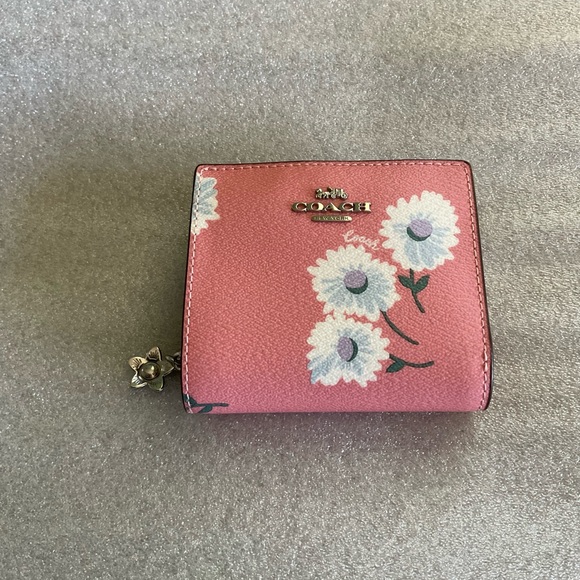 Coach | Bags | Coach Pink And White Floral Wallet | Poshmark